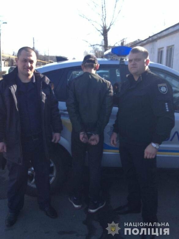 В Першотравенске избили и пытались ограбить 13-летнего парня | Новини